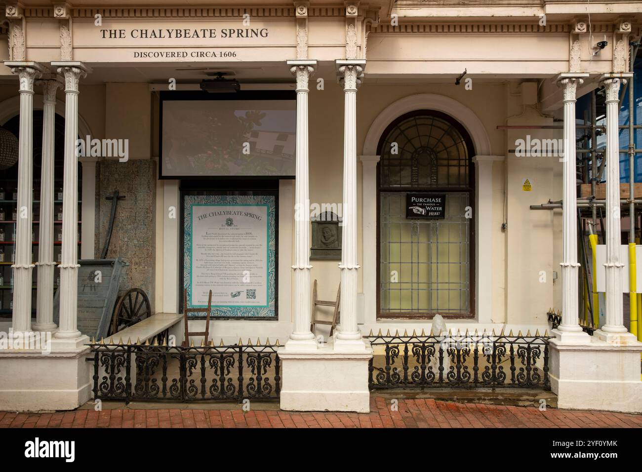 UK, Kent, Tunbridge Wells, Pantiles, Chalybeate Spring enclosure Stock ...