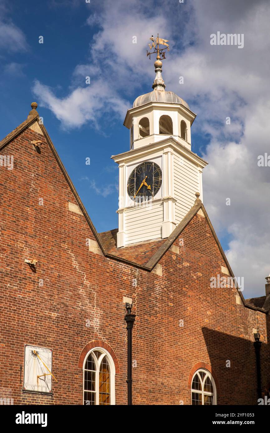 UK, Kent, Tunbridge Wells, Town Centre, Nevill Street, King Charles the ...