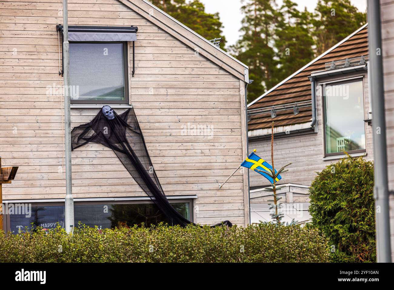 Spooky neighborhood hi-res stock photography and images - Alamy