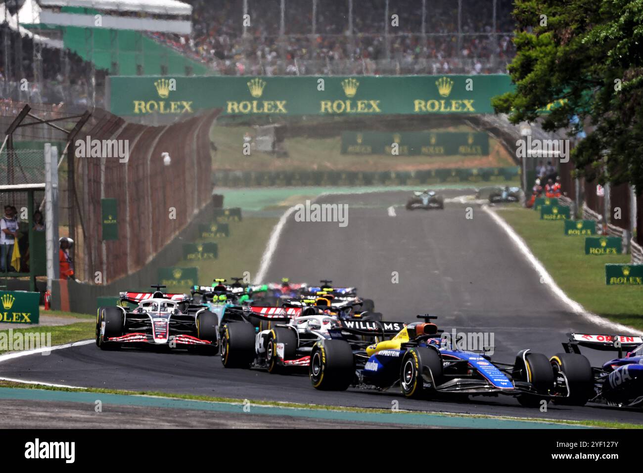Alexander Albon (THA) Williams Racing FW46 at the start of Sprint ...