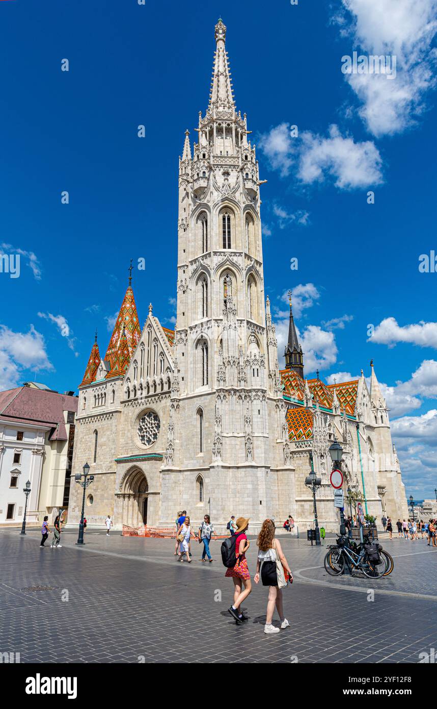 The Church of Our Lady of Buda Castle (Matthias Church) - Beautiful Neo ...