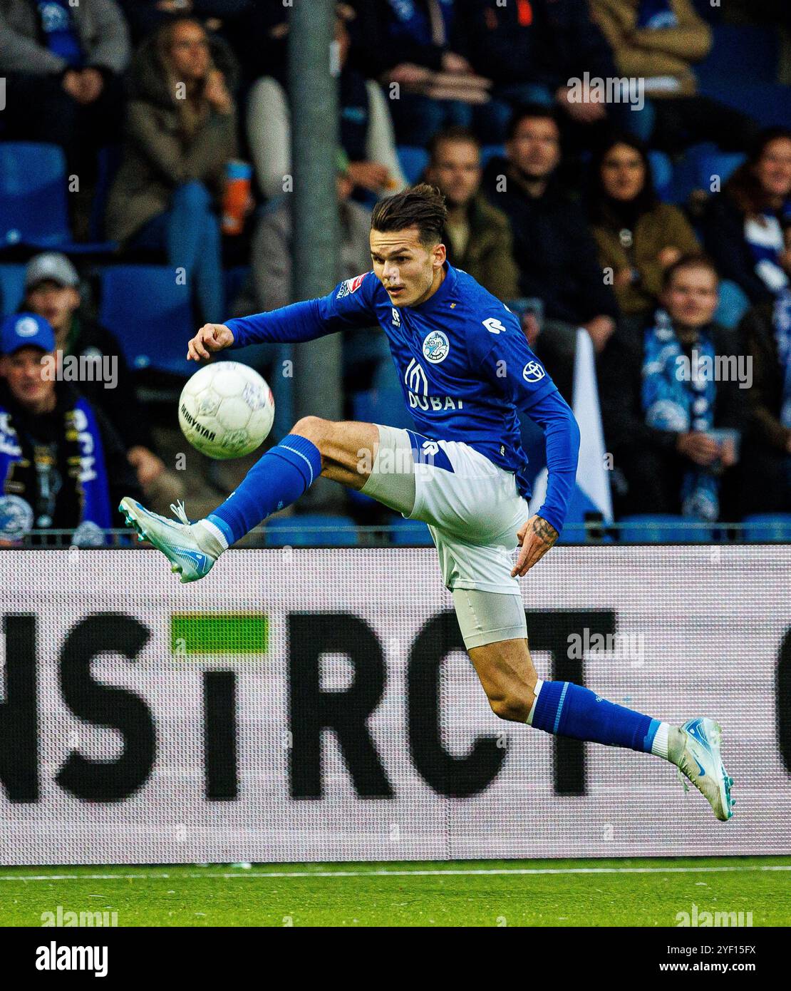 DEN BOSCH, Netherlands. 02nd Nov, 2024. Stadium de Vliert ...