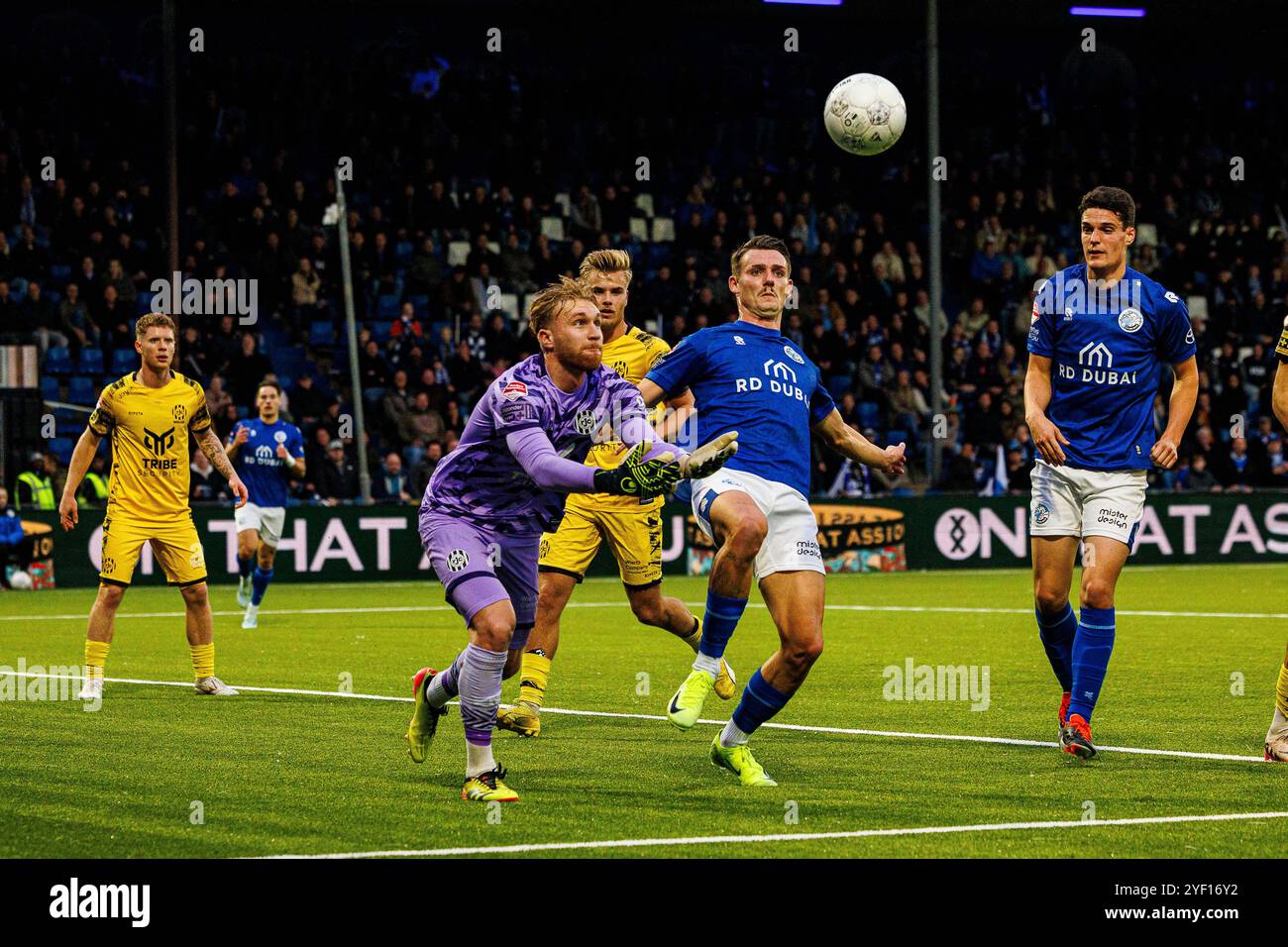 DEN BOSCH, Netherlands. 02nd Nov, 2024. Stadium de Vliert ...