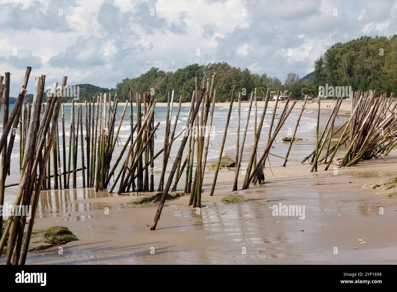 Barricade beach hi-res stock photography and images - Alamy