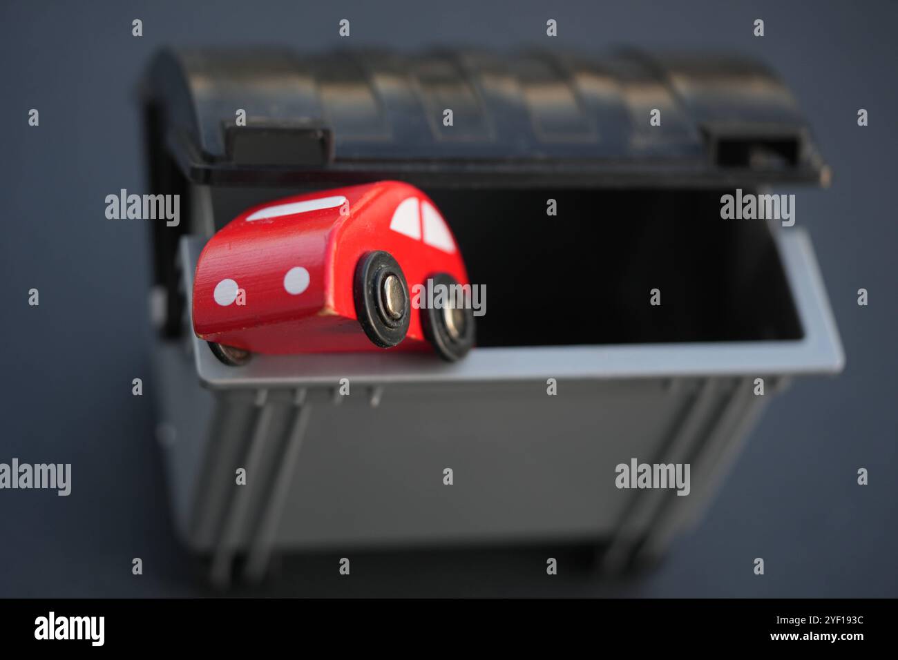 Symbol GER, 20241102, Symbolbild, Verbrenneraus, Verbot von verbrennern ...