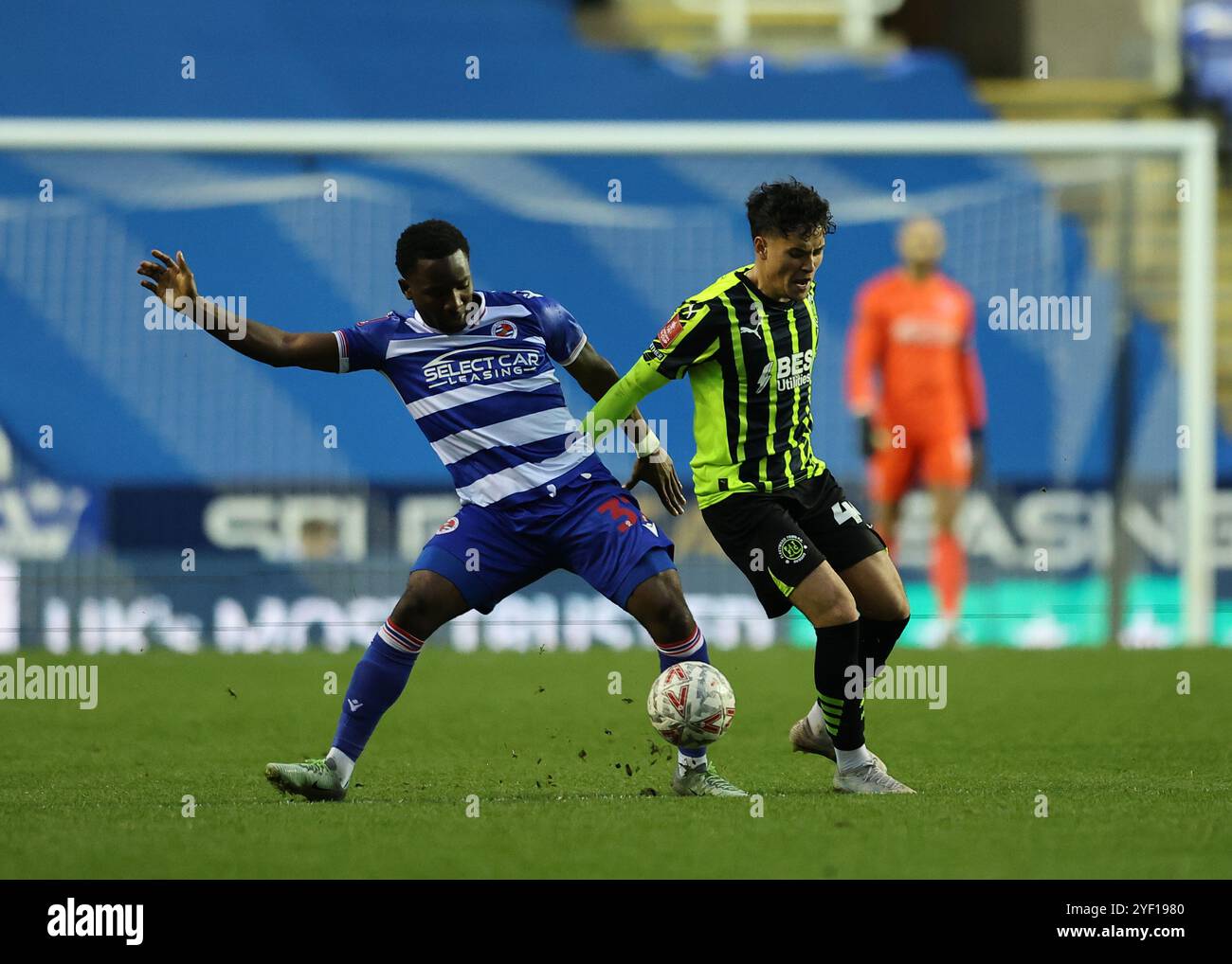 2nd November 2024; Select Car Leasing Stadium, Reading, Berkshire ...