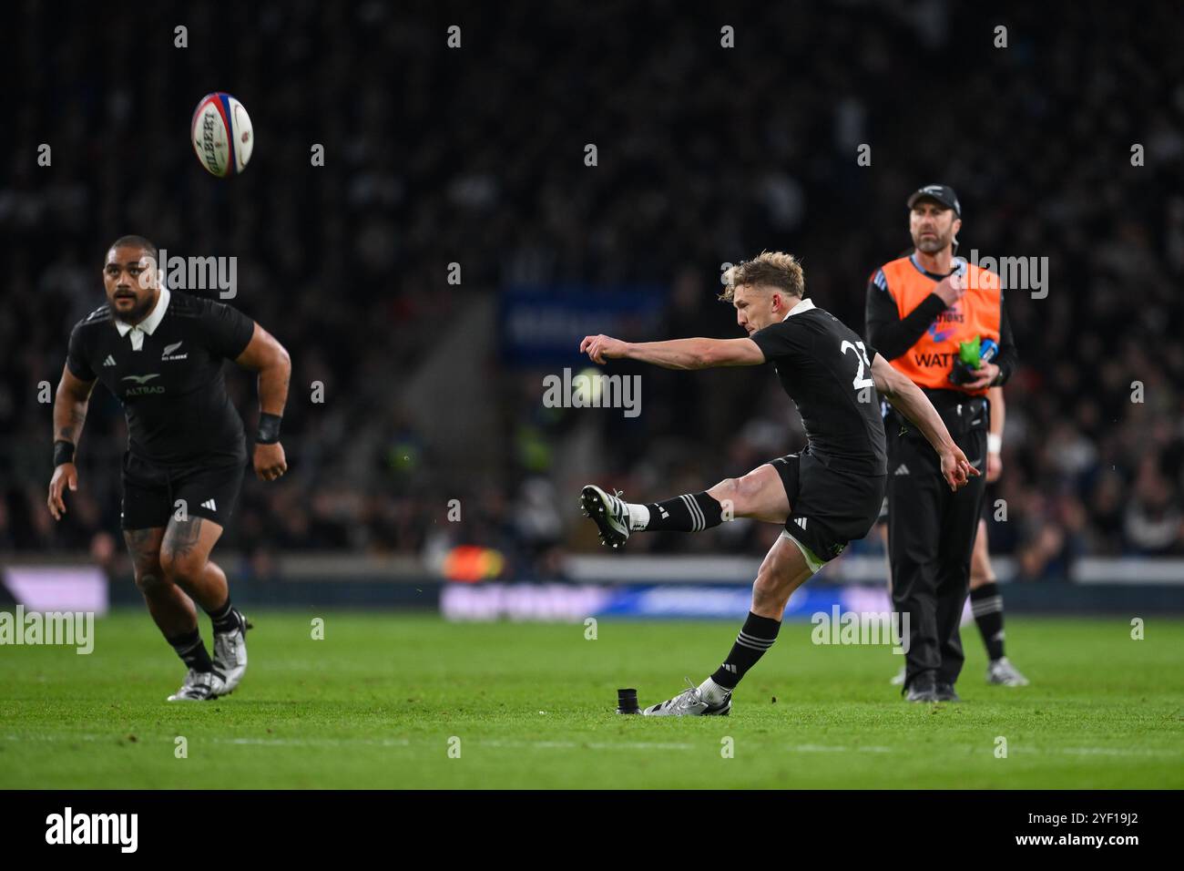 Damian McKenzie of New Zealand kicks a penalty during the Autumn ...
