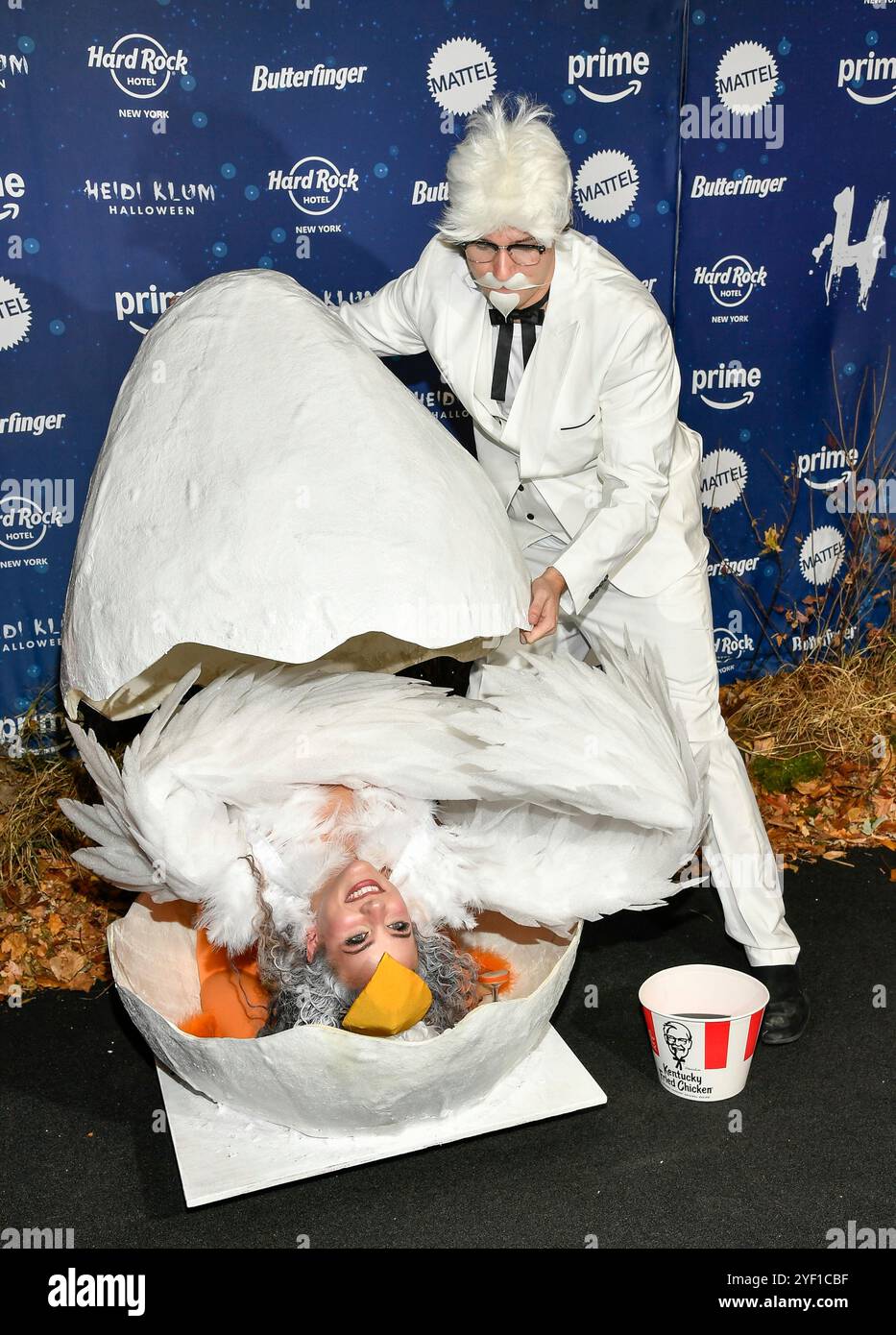 Sofie Dossi, left, and Zach Justice attend Heidi Klum's 23rd annual ...