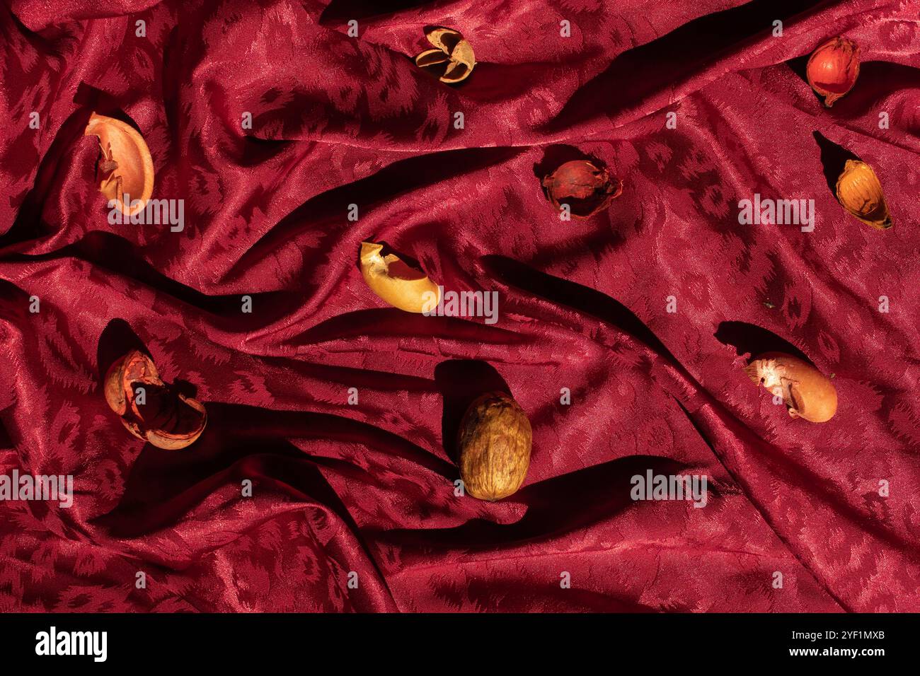 Dark red silk texture hi-res stock photography and images - Alamy