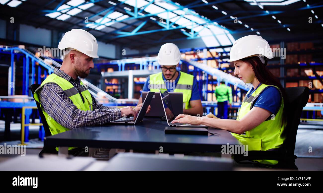 Team Meeting At Logistic Delivery Center Warehouse Stock Photo - Alamy