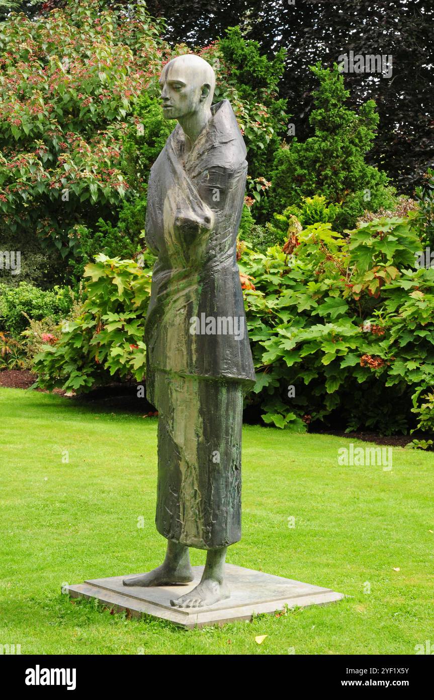 Statue, 'The Pilgrim' by David Backhouse. The Bishop's Palace Gardens ...