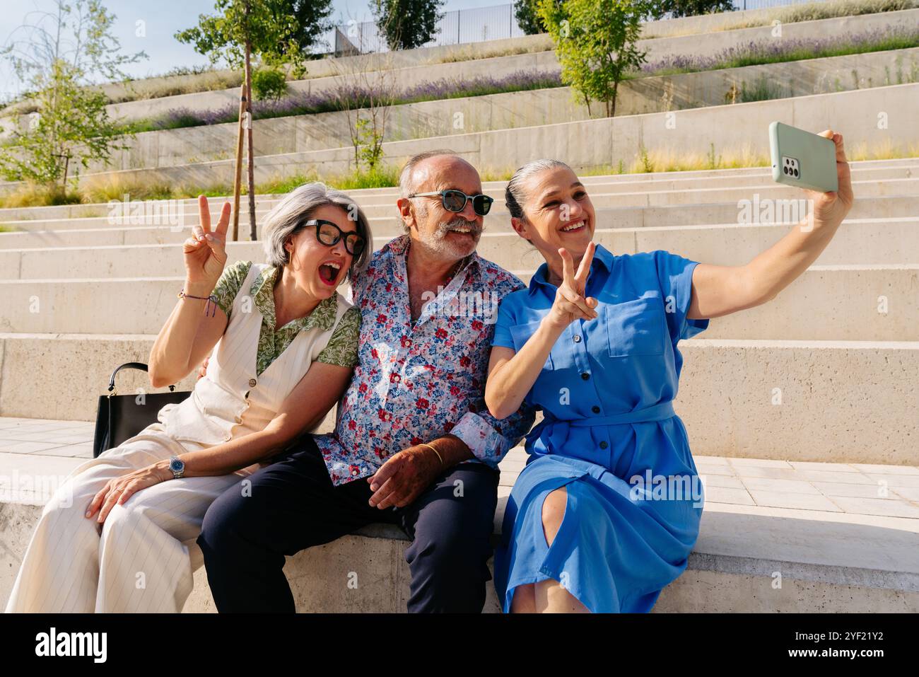 Old people group grandparents hi-res stock photography and images - Alamy
