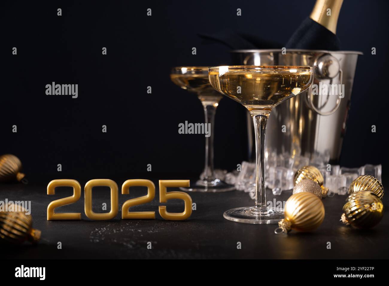 Luxury golden 2025 new hi-res stock photography and images - Alamy
