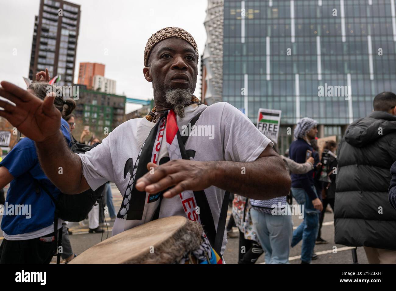 Humanitarian aid for civilians in gaza hi-res stock photography and ...