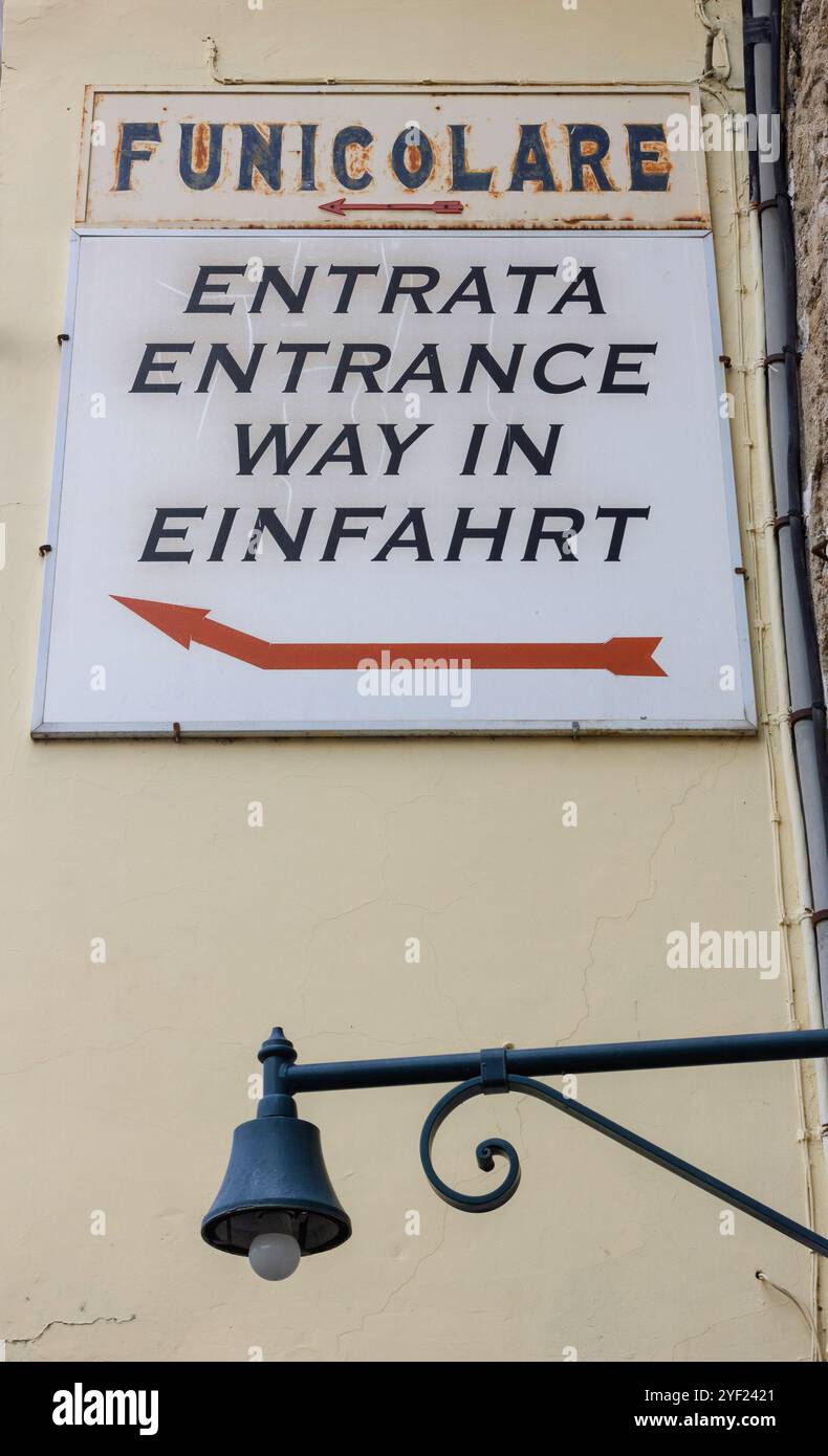 Entrata funicolare hi-res stock photography and images - Alamy