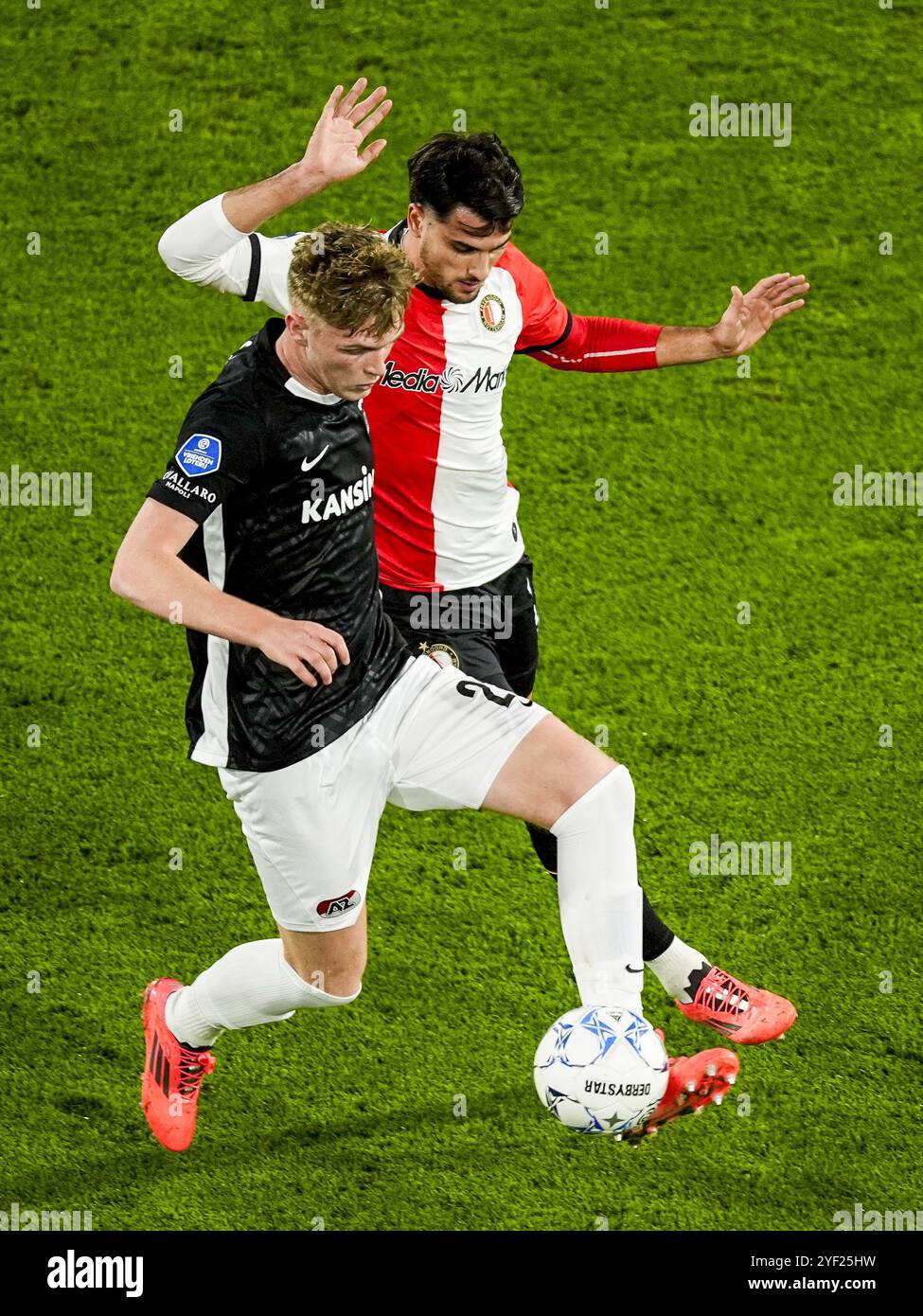 Rotterdam - Maxim Dekker of AZ Alkmaar, Julian Carranza of Feyenoord ...