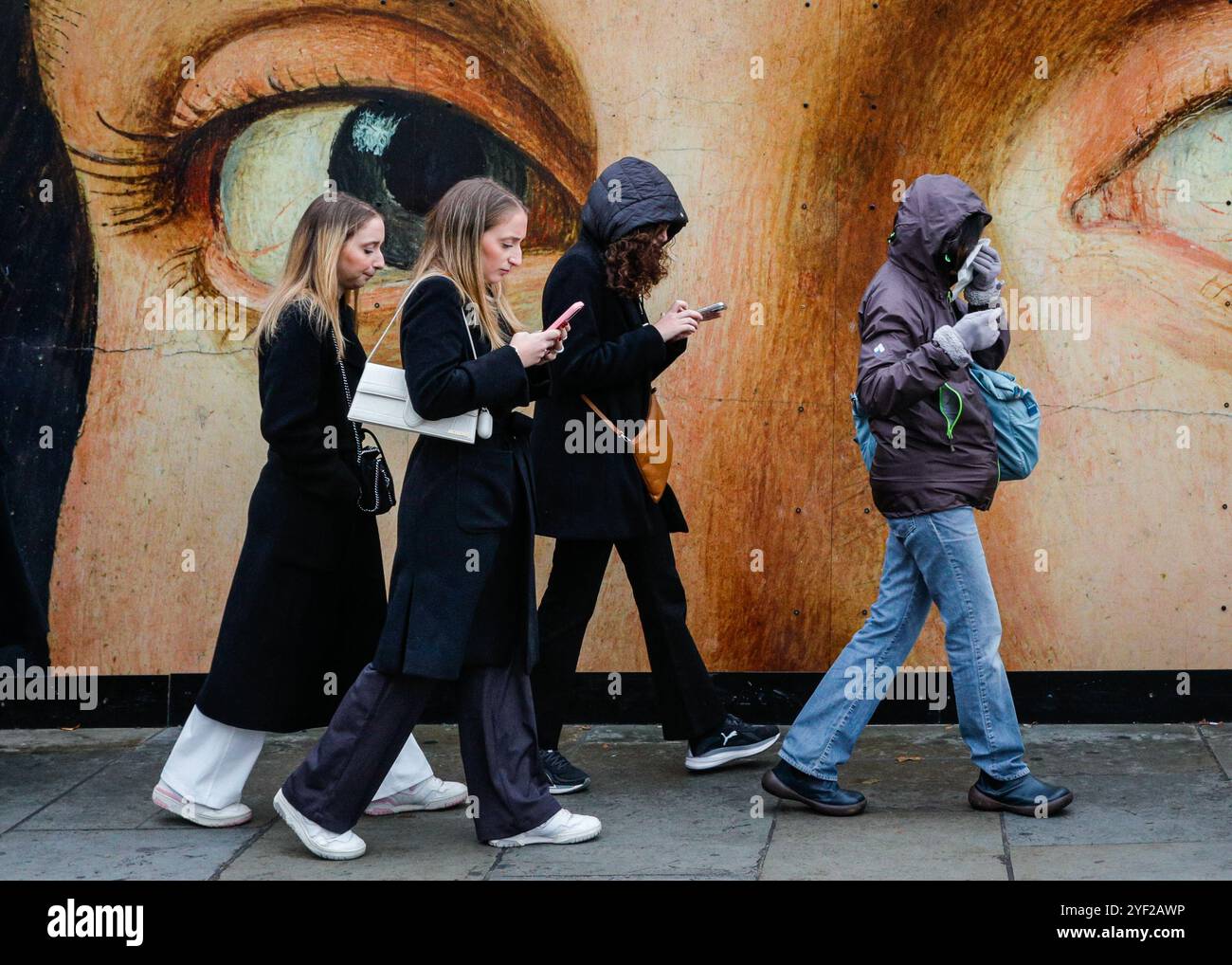 London, UK. 02nd Nov, 2024. Long queues have formed for entry to the ...
