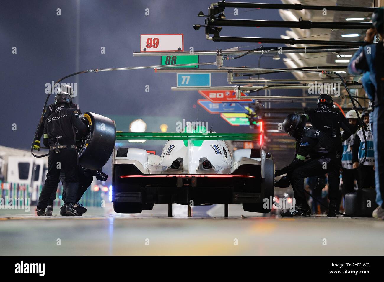 Bahrain international circuit stand hi-res stock photography and images ...