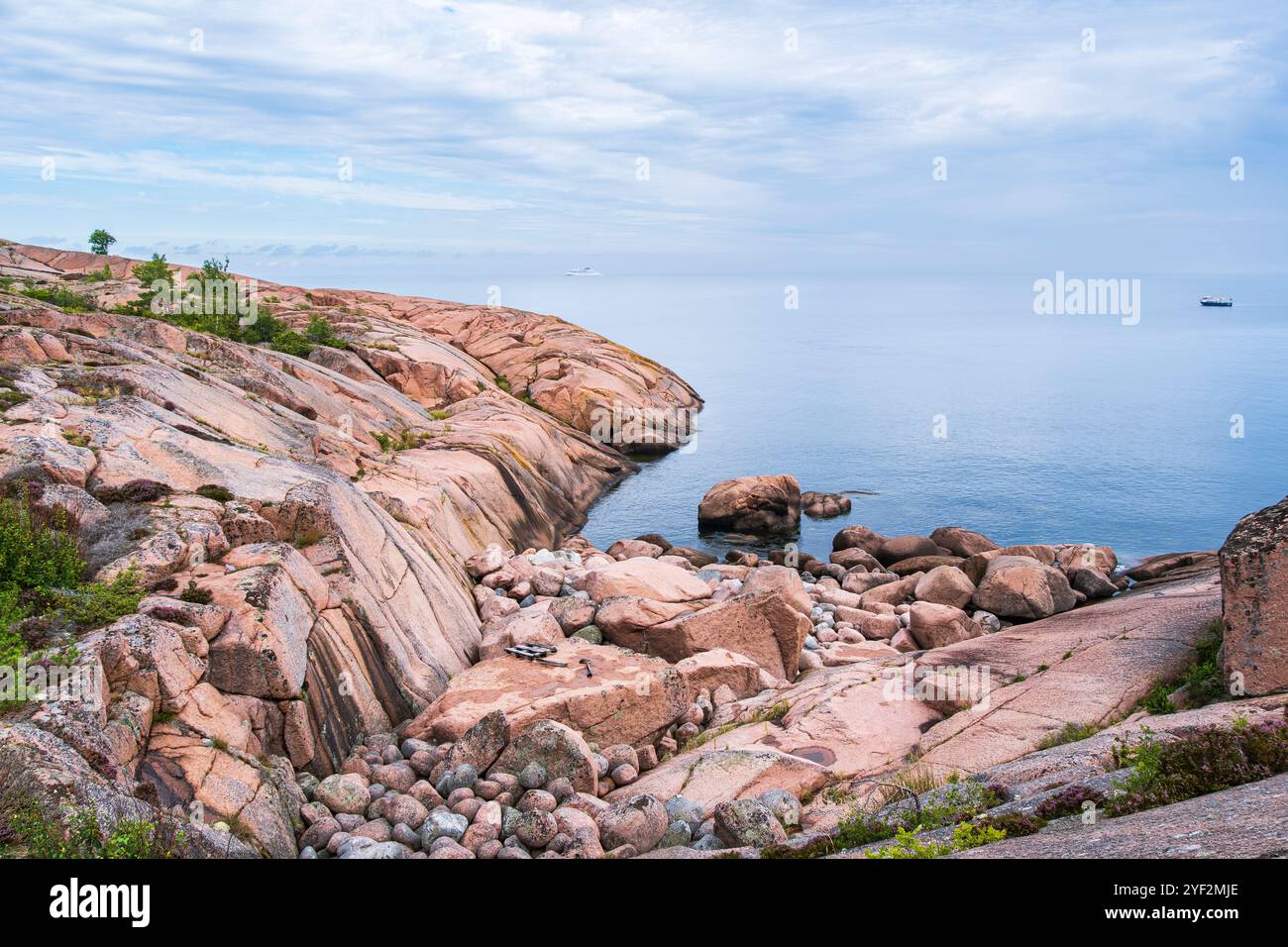 Bizarre coastal landscape of granite rocks on the Blue Maiden (Bla ...