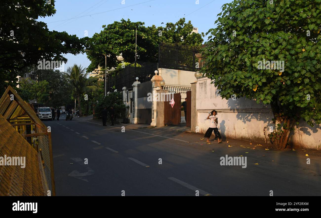 Bollywood grill hi-res stock photography and images - Alamy