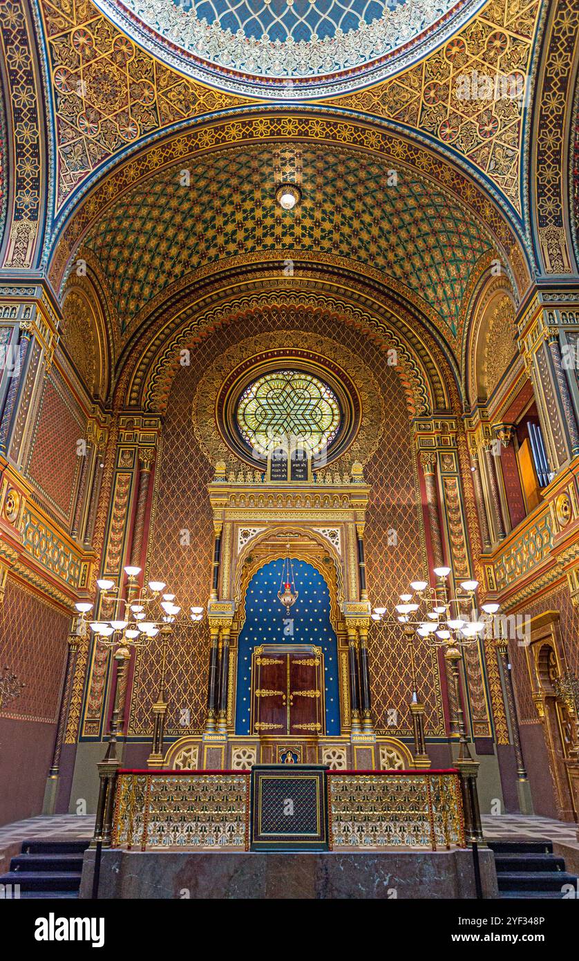 Spanish Synagogue Interior facing the Ark (1800s) in Jewish Quarter in ...