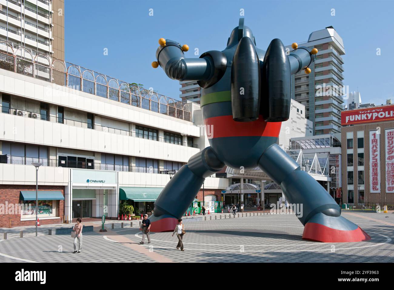 A giant Tetsujin 28, or Iron Man 28, robot statue created by Yokoyama ...