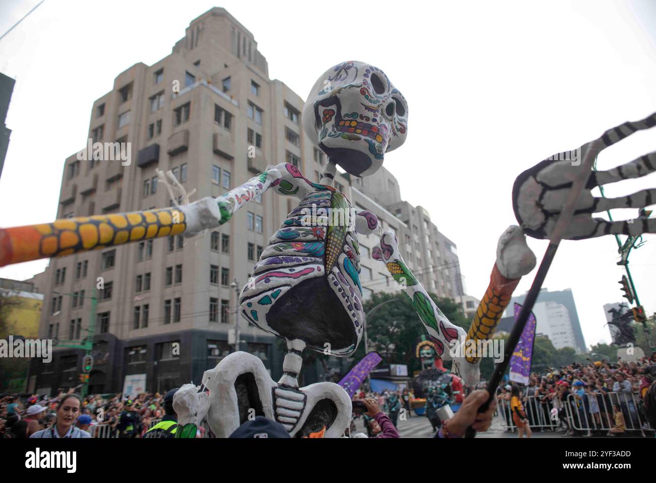 Floats and hundreds of citizens dressed in Day of the Dead-themed ...