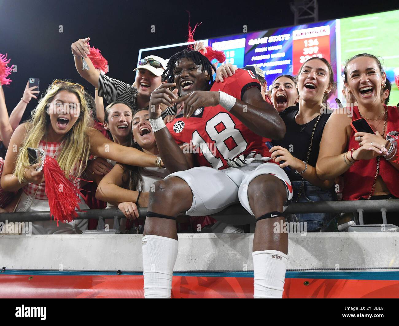 JACKSONVILLE, FL - NOVEMBER 02: Georgia Bulldogs linebacker Chris Cole ...