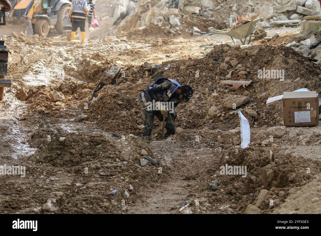 Tulkarm, Palestine. 02nd Nov, 2024. UN worker conducts rehabilitation works in the vicinity of ...