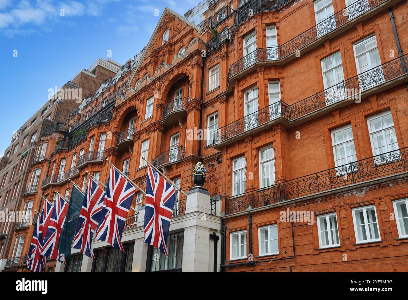 Claridges, Famous London five star hotel Stock Photo - Alamy
