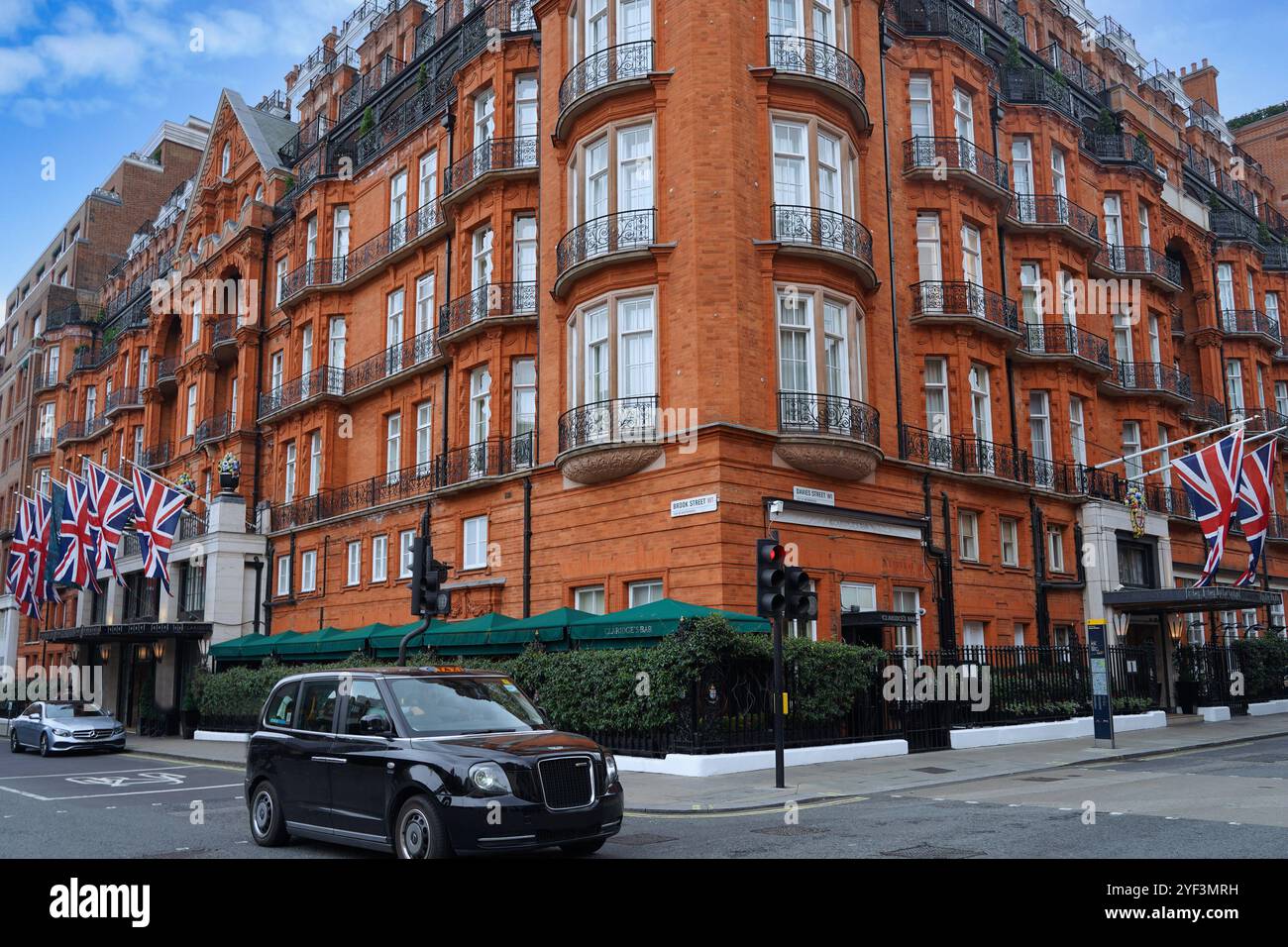 Claridges, Famous London five star hotel Stock Photo - Alamy