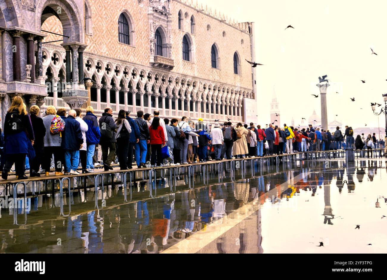 Flood venice walkway hi-res stock photography and images - Alamy