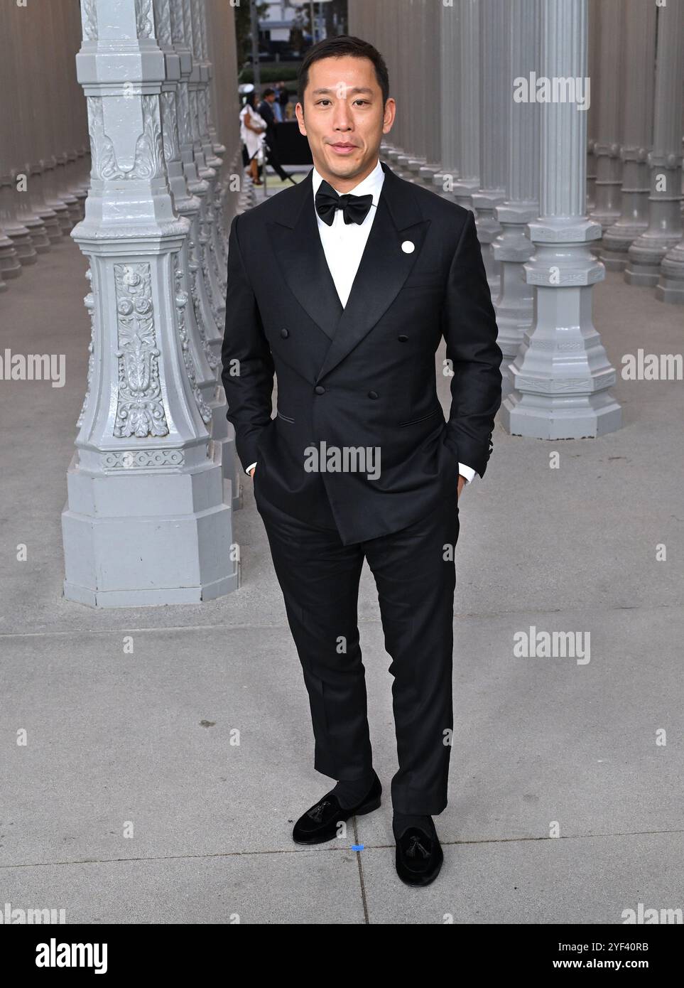 Los Angeles, USA. 02nd Nov, 2024. Simon Kim arriving to the 2024 LACMA ...