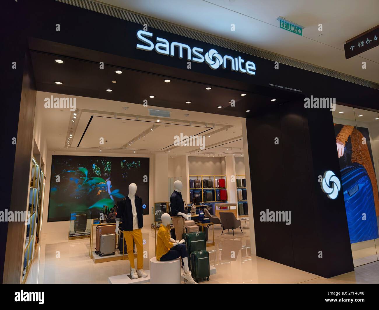 KUALA LUMPUR, MALAYSIA - AUGUST 28, 2024: Samsonite brand retail shop ...