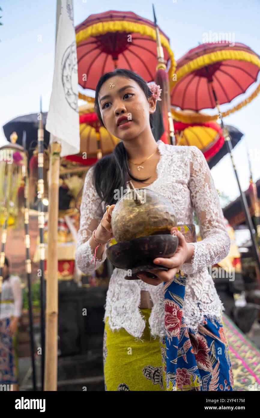 Visitors in traditional attire temple hi-res stock photography and ...