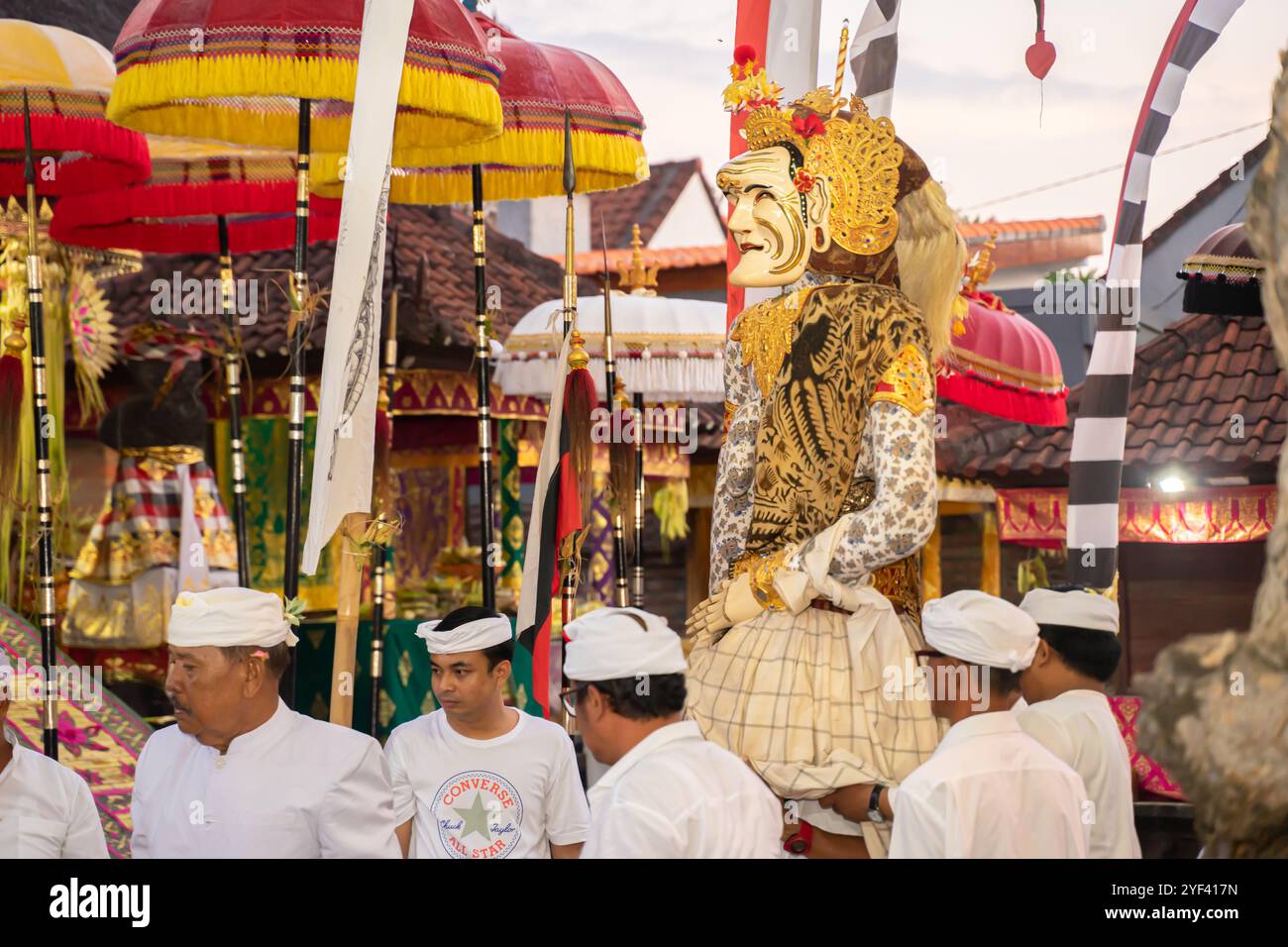 Parade with female Barong Landung puppet, Kuningan ceremony, Pura ...