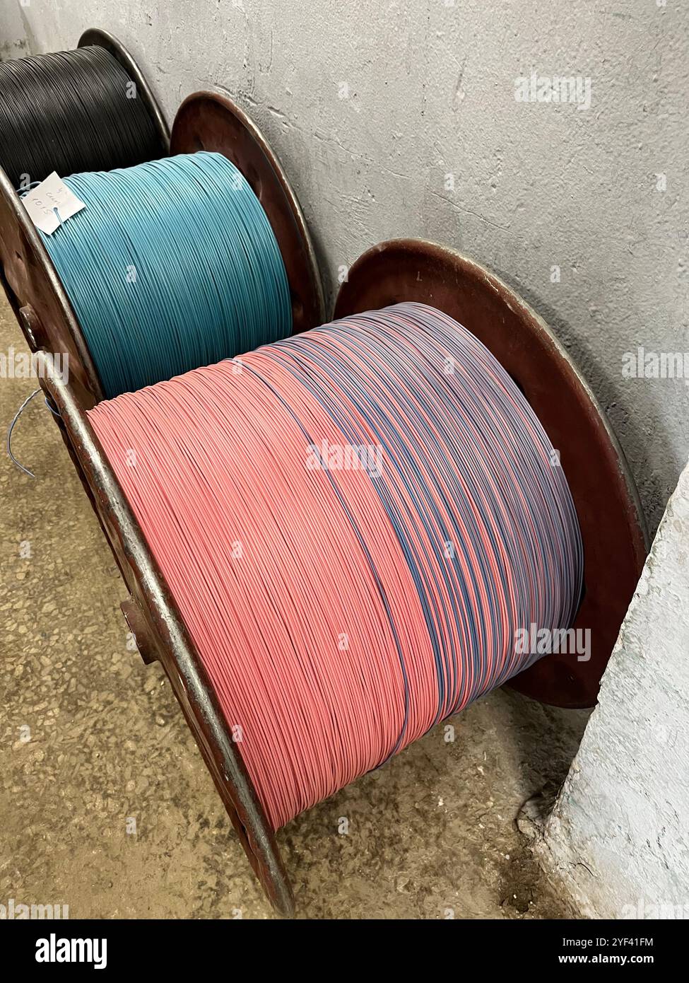 Cross section of high-voltage cable High quality photo Stock Photo - Alamy