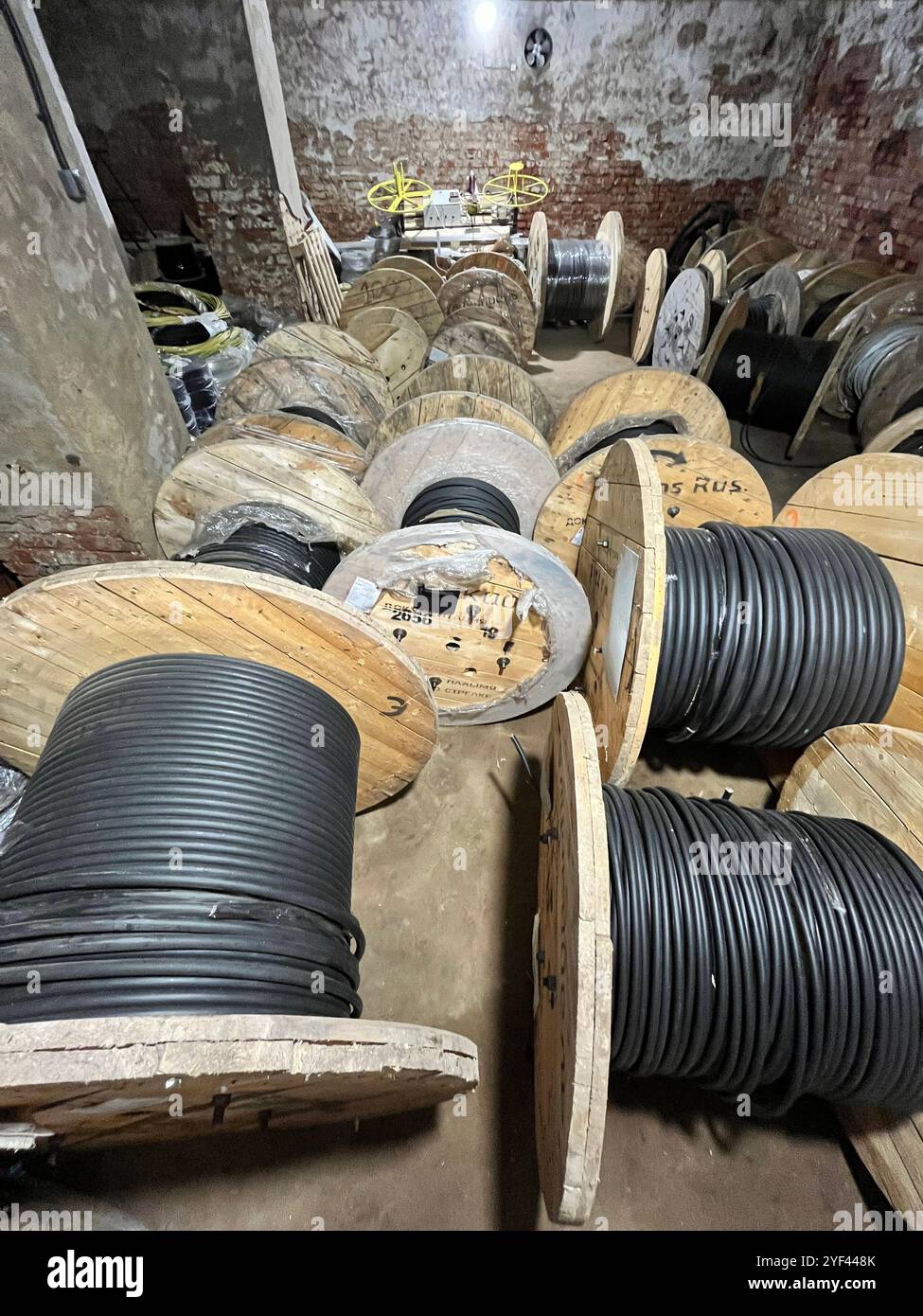 Cross section of high-voltage cable High quality photo Stock Photo - Alamy