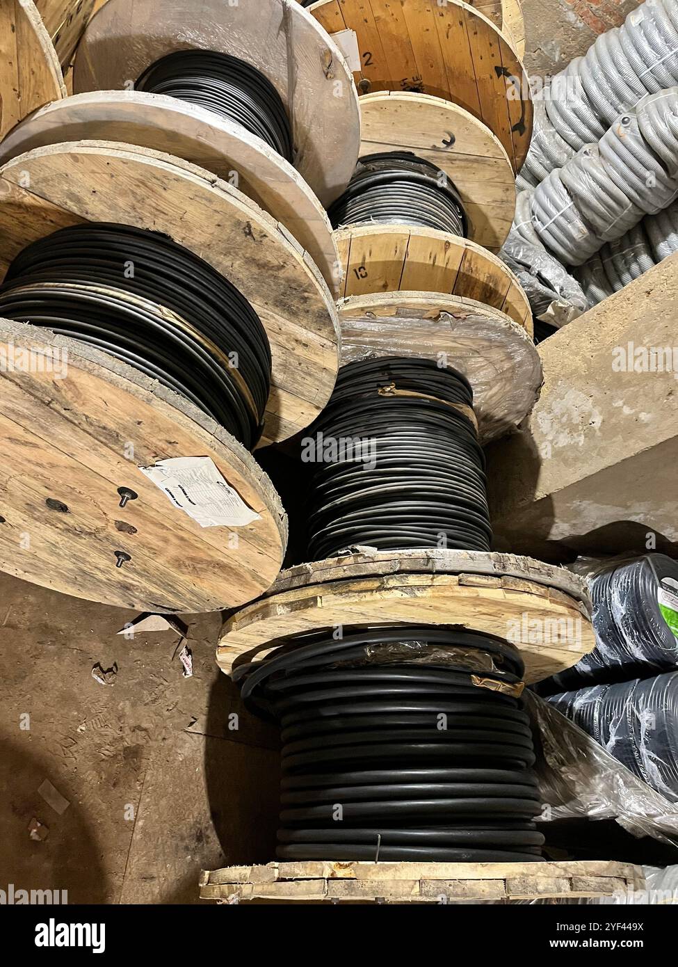Cross section of high-voltage cable High quality photo Stock Photo - Alamy
