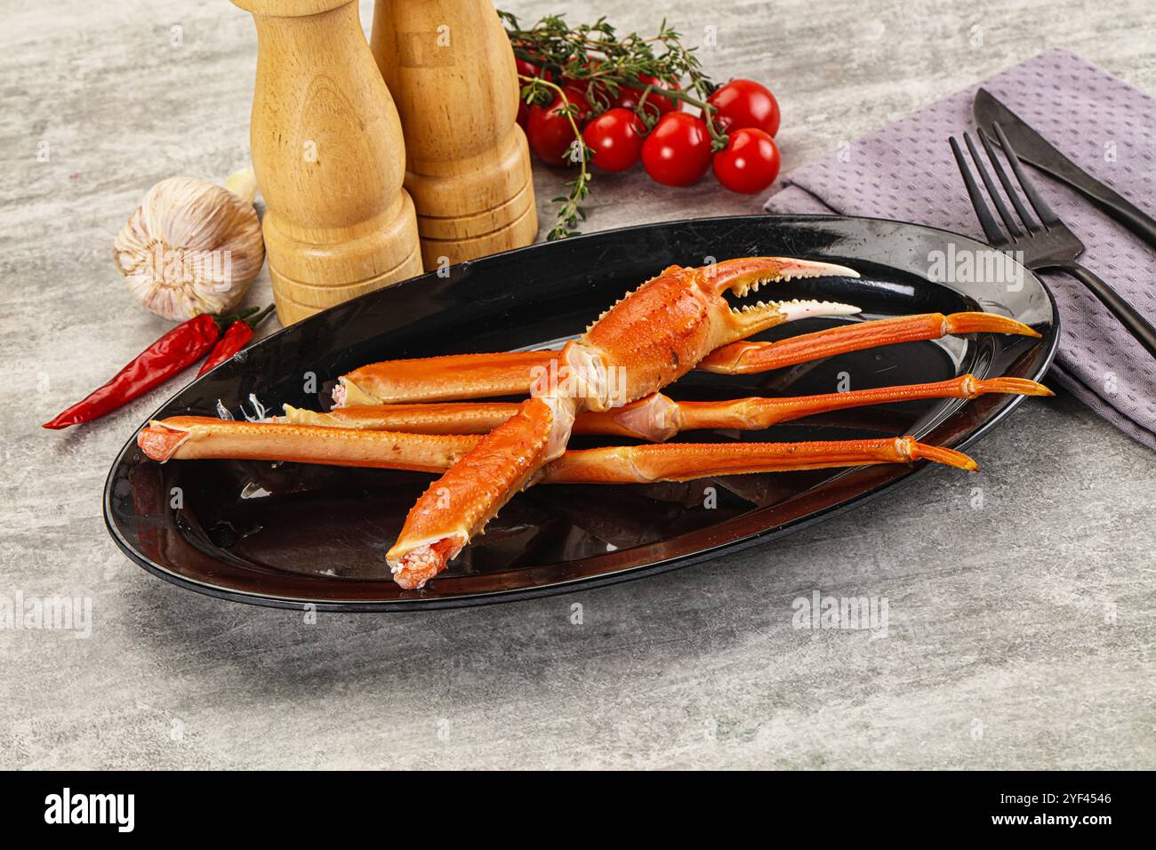 Delicous luxury boiled crab claw legs Stock Photo - Alamy