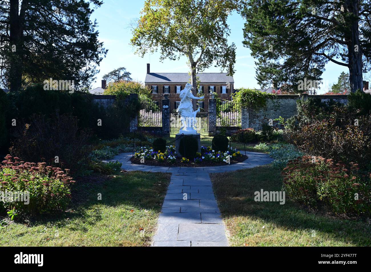 Fredericksburg chatham manor hi-res stock photography and images - Alamy