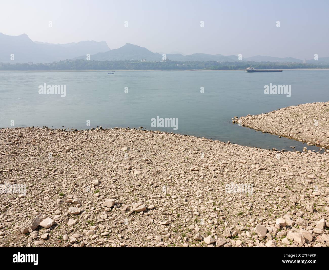 YICHANG, CHINA - NOVEMBER 3, 2024 - The Yangtze River is in a dry ...