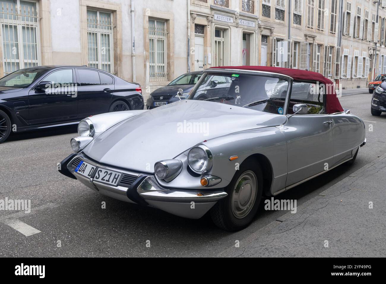 Citroen ds 21 cabriolet hi-res stock photography and images - Alamy