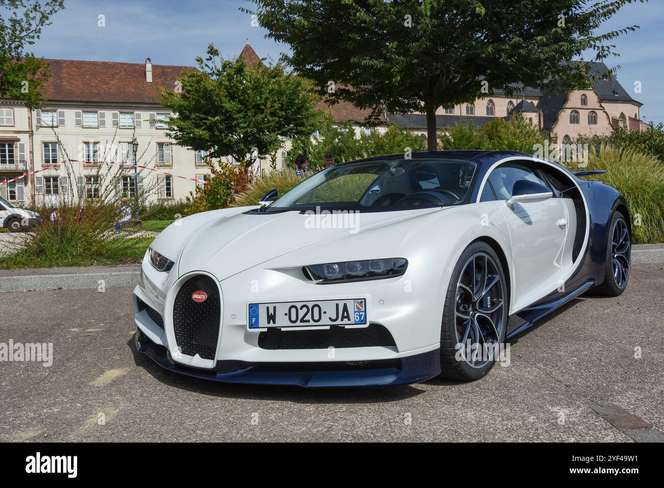 Bugatti chiron white hi-res stock photography and images - Alamy