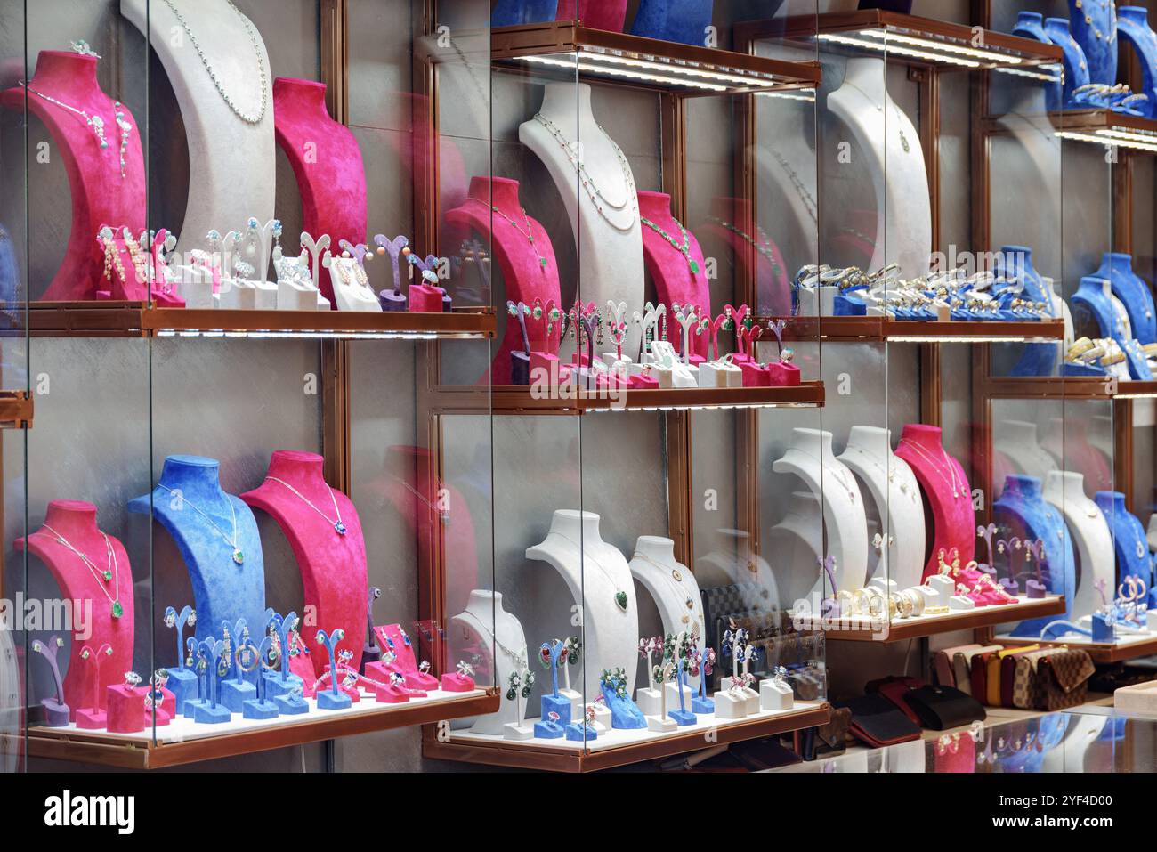 Jewelry store istanbul turkey hi-res stock photography and images - Alamy