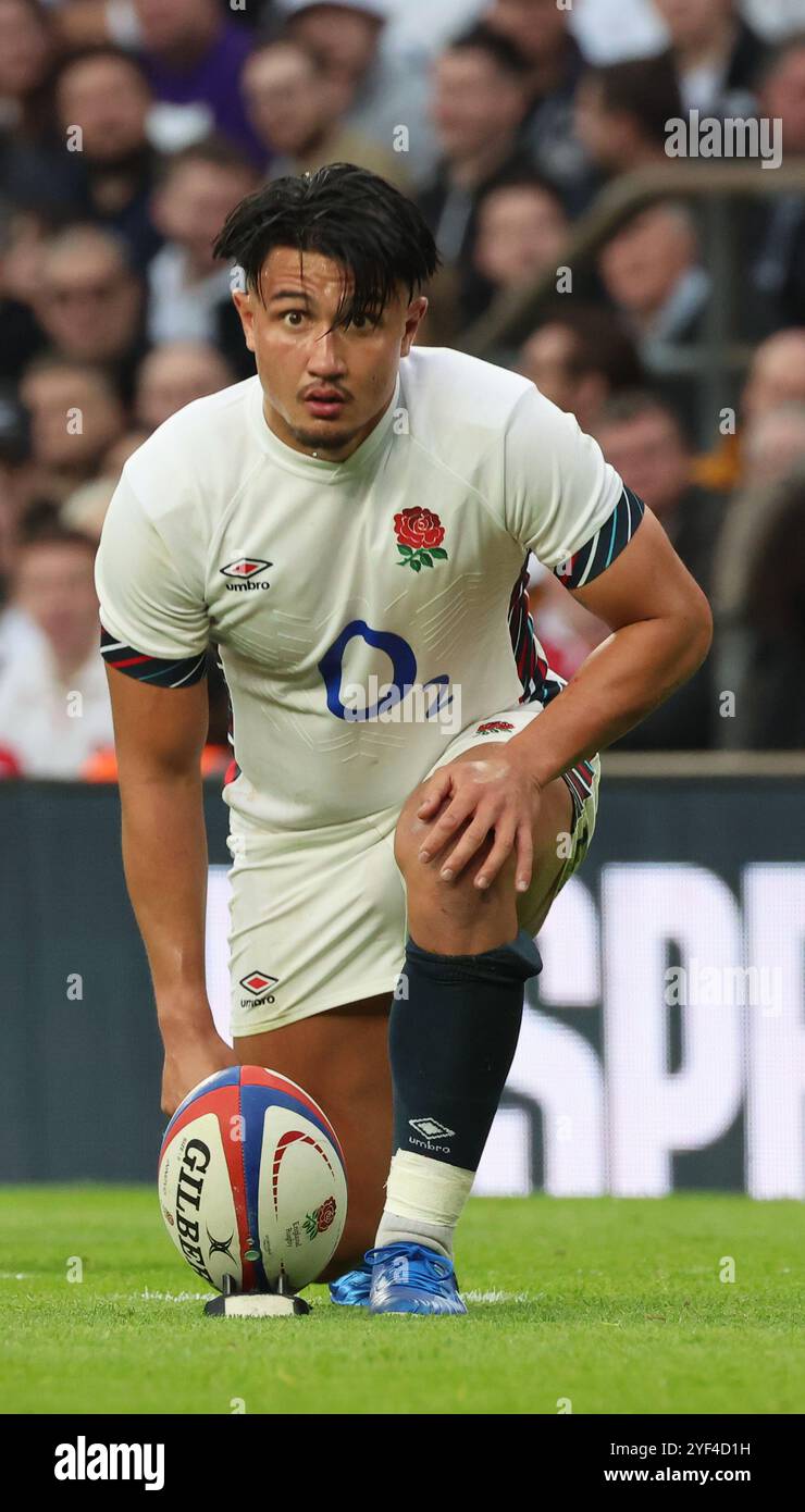 London, UK. 02nd Nov, 2024. England's Marcus Smith (Harlequins) in ...