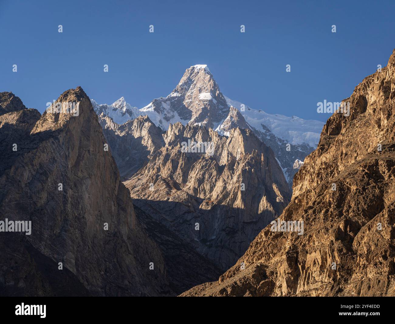 Mountains hunza valley pakistan hi-res stock photography and images - Alamy