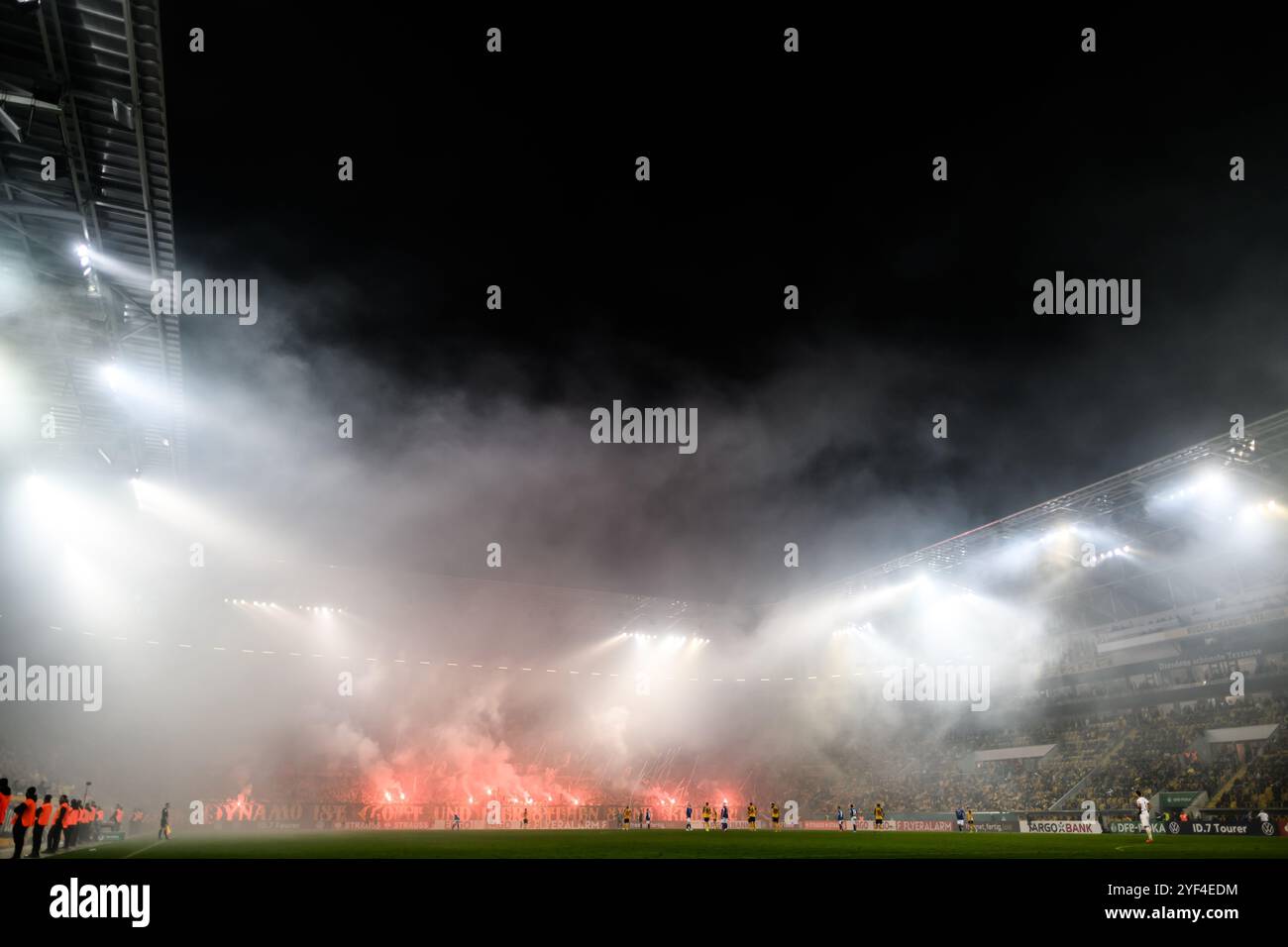 30 October 2024, Saxony, Dresden: Soccer: DFB Cup, SG Dynamo Dresden ...