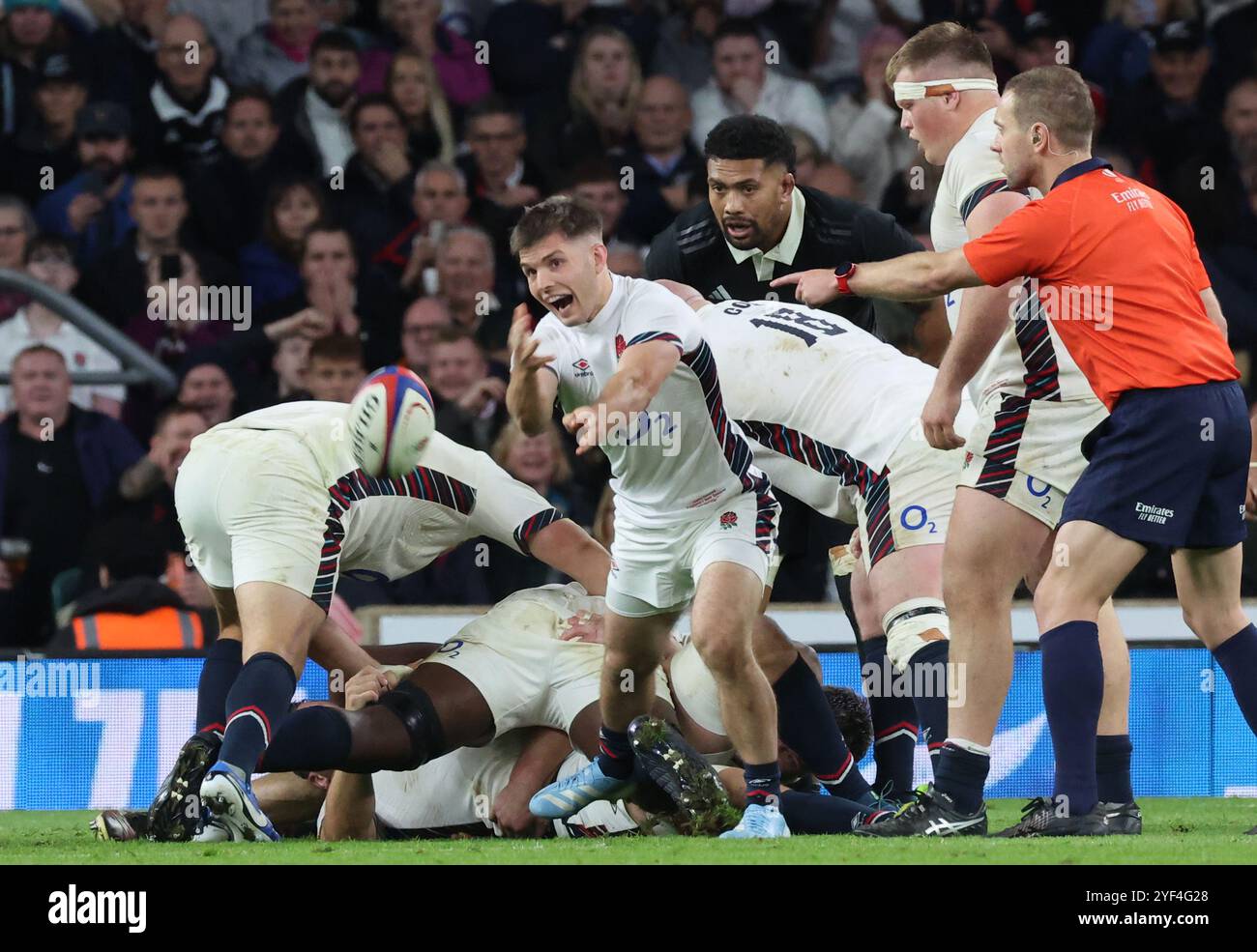 London, UK. 02nd Nov, 2024. England's Harry Randall(Bristol Bears) in ...
