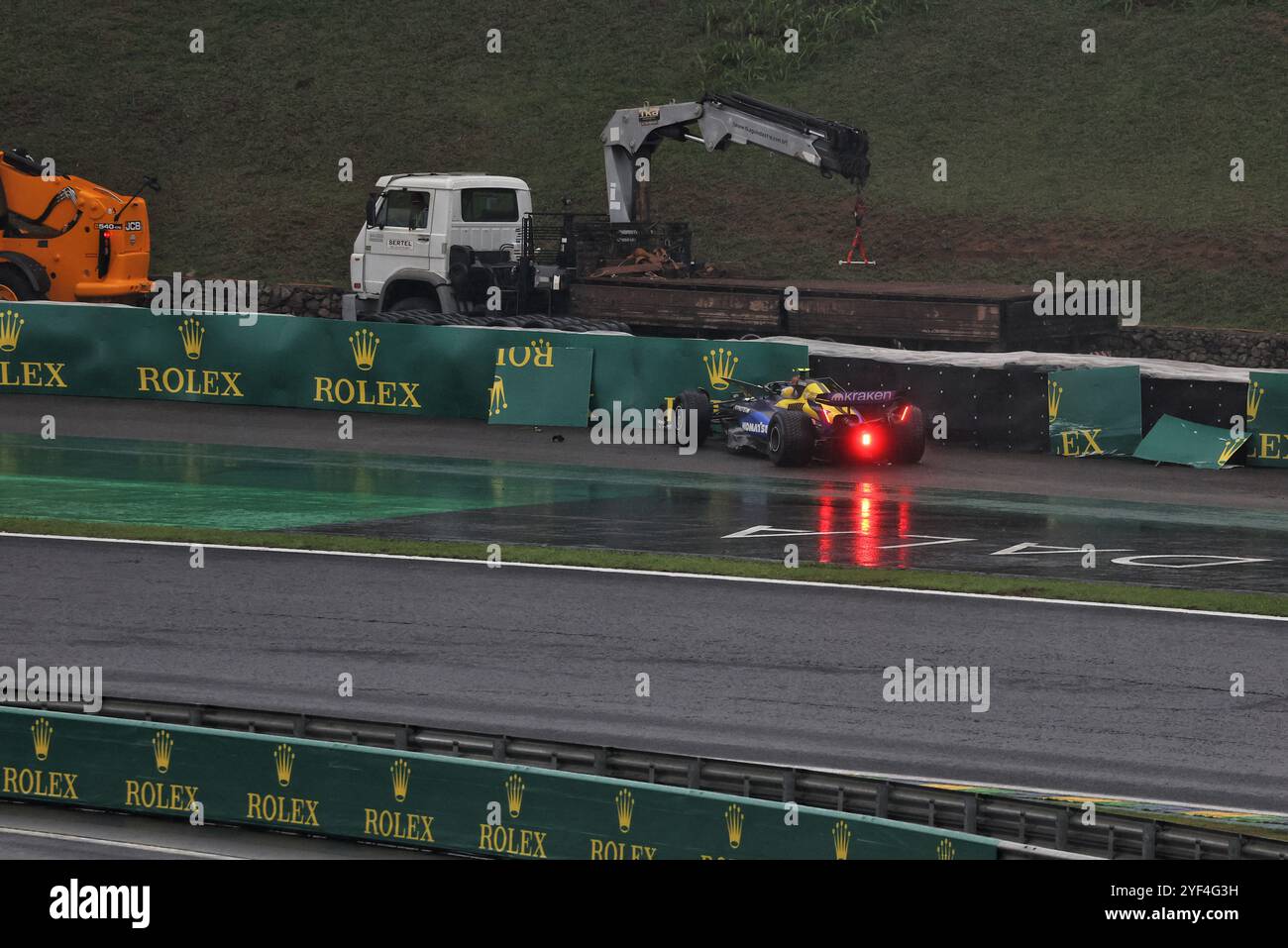 Franco colapinto f1 brazilian gp crash hi-res stock photography and ...